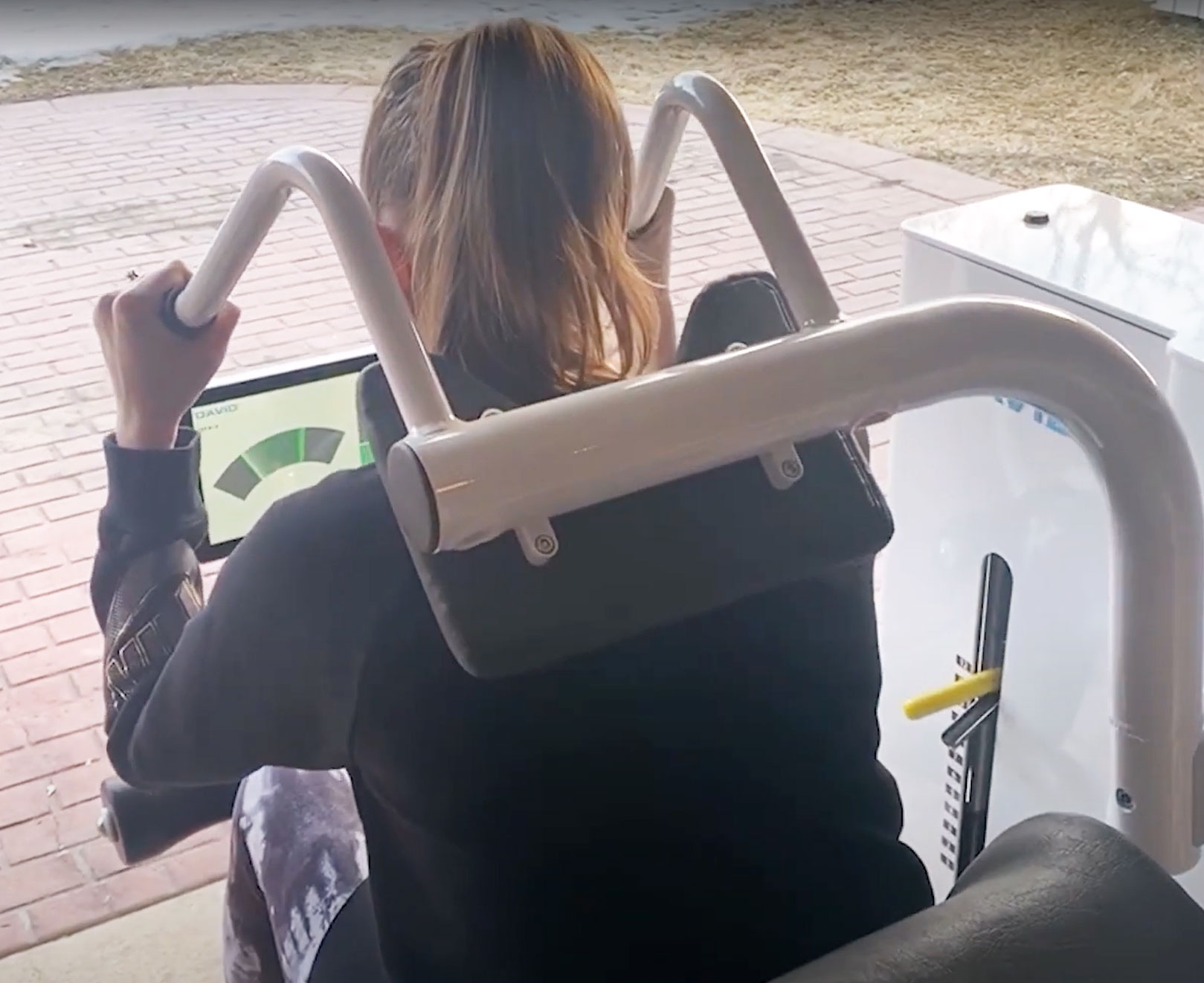 The First Connected Device for Lower Back Strengthening at Home
